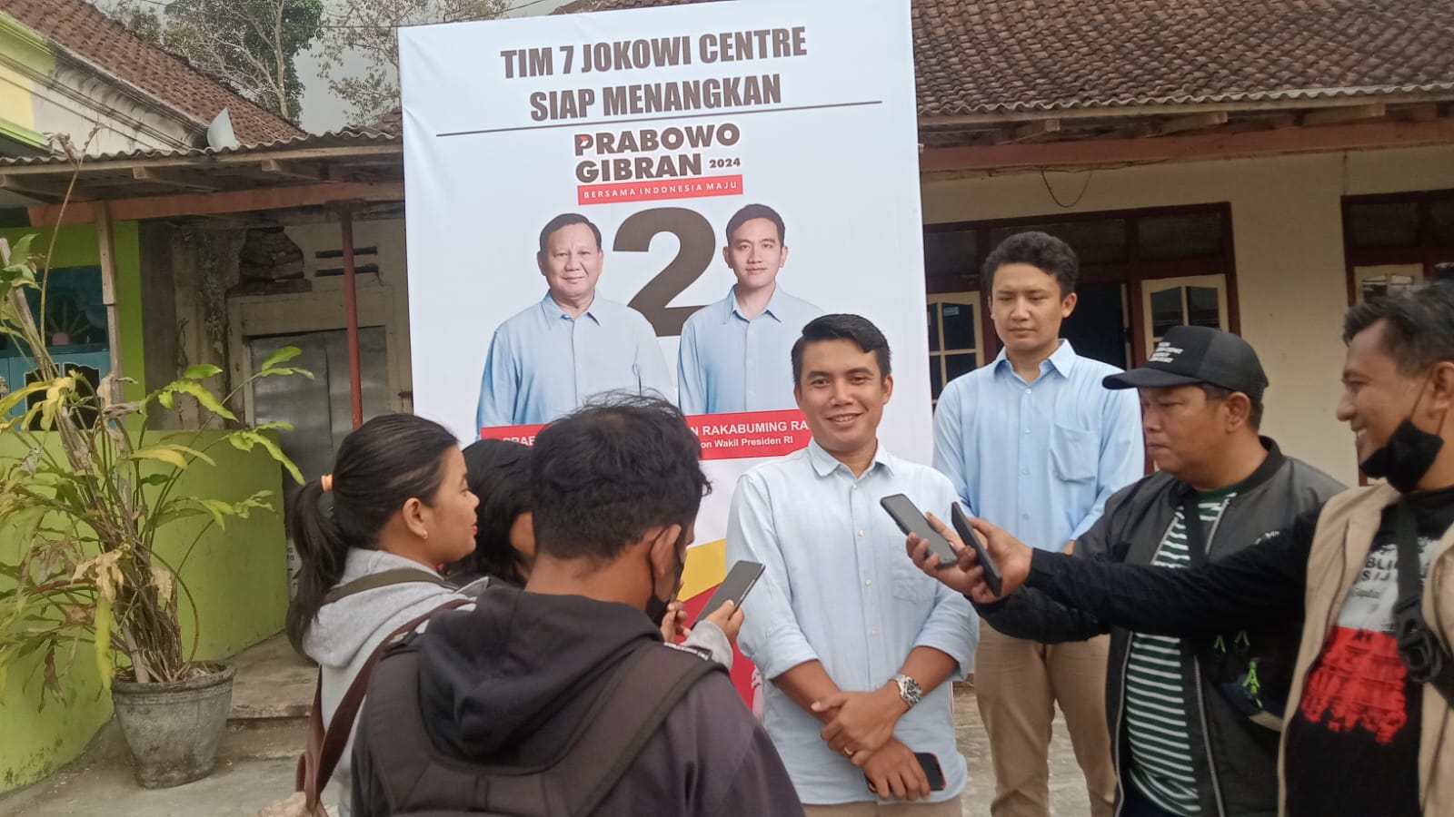 Relawan Tim 7 Jokowi Center Hadir Di Kabupaten Blitar, Tekad Menangkan Prabowo - Gibran Satu ...